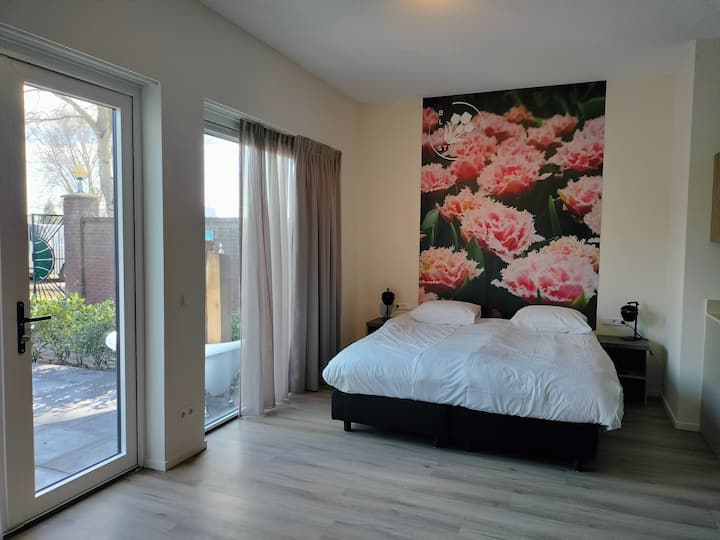 Luxe Complete Studio Met Eigen Tuin - Hillegom