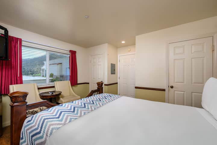 Casa Mariquita Standard King Rm - Santa Catalina Island, CA