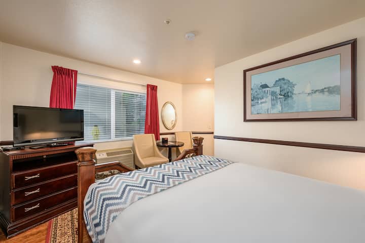 Casa Mariquita Standard King Ensuite - Santa Catalina Island, CA
