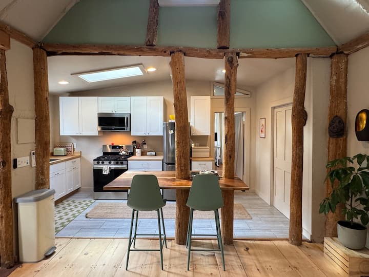 Camp Maverick: Fam & Pet Friendly Bliss Near Town - Woodstock, NY