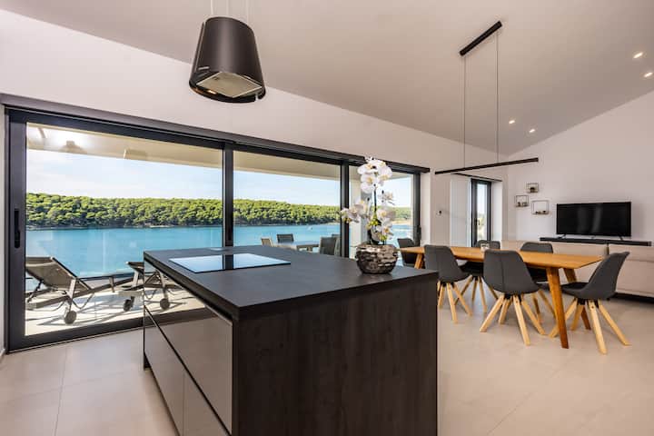 Villa Veronica Penthouse Appartment - Rab