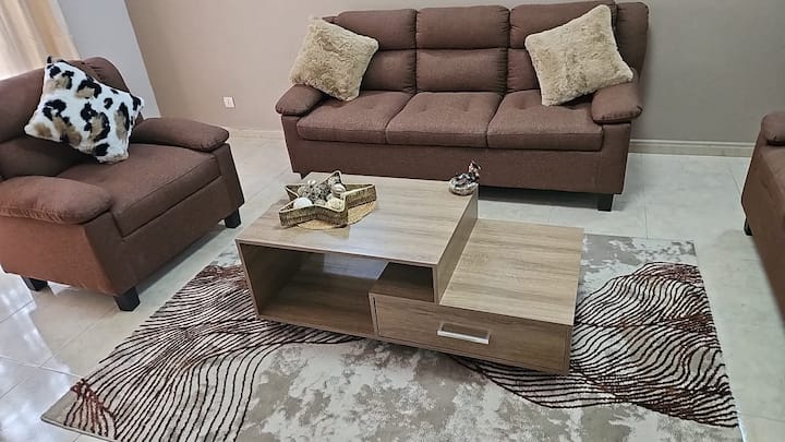 Des Espaces Sereins Pour Travailler Et Jouer - Dakar