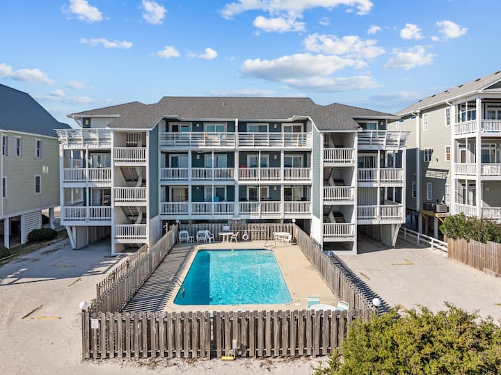 Seaside-pool View-3bdr/2bth-top Floor (Sleeps 7) - Carolina Beach, NC