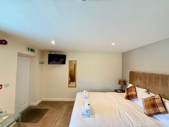 The Woodman Inn-cedar-standard King Room - Northallerton