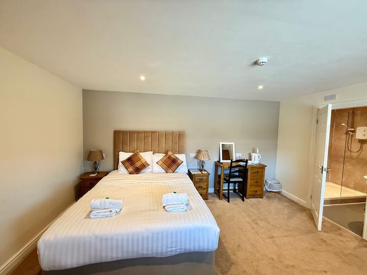 The Woodman Inn-cedar-standard King Room - Northallerton