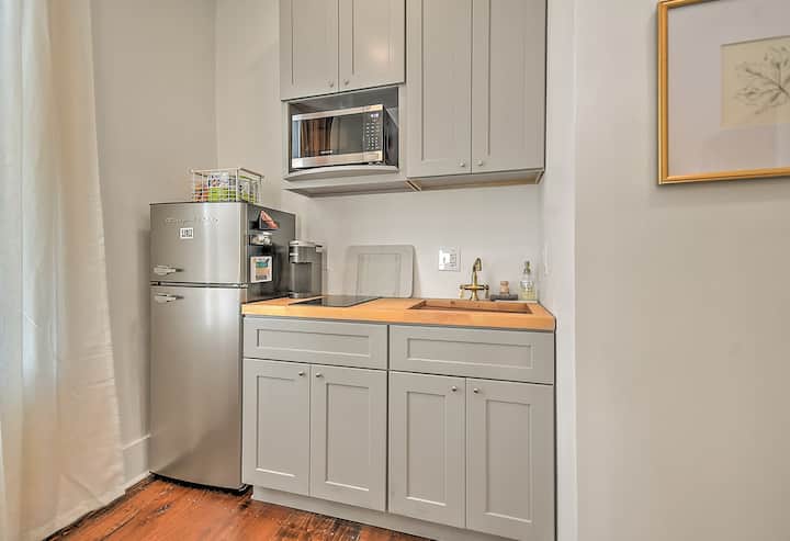 Historic Hattie House Suite - King - Abingdon, VA