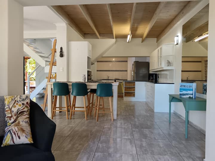 Lazy Days Apartments - @Supers - Jeffreys Bay