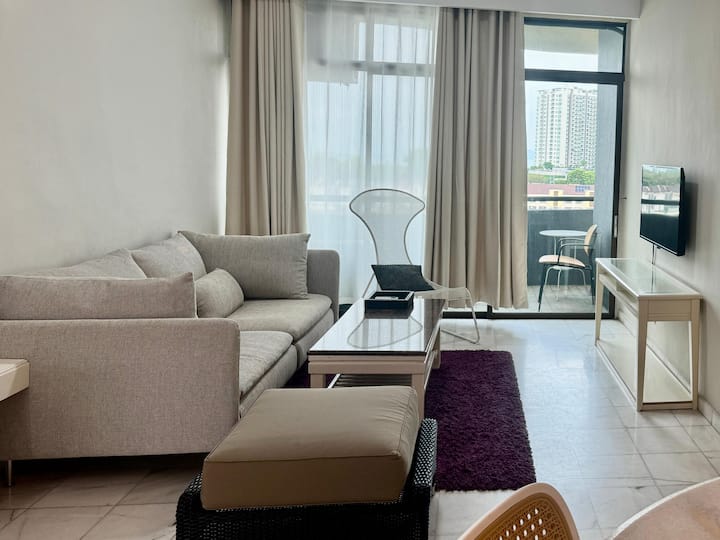 3 Bedroom Serviced Suites #4 @ Century Bay - Batu Maung