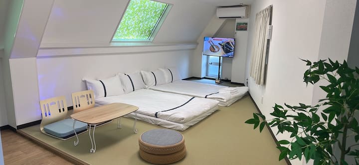 Spring Sakura | Near Famous Viewing Spots | Max 4 - Osaka