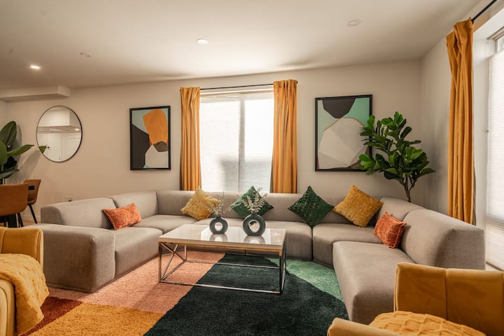 Spacious In-law Suite With Rooftop-sleeps 15! - Philadelphia, PA