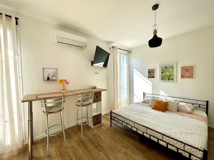 Studio à 2 Pas De La Mer Avec Terrasse + Parking - Nice