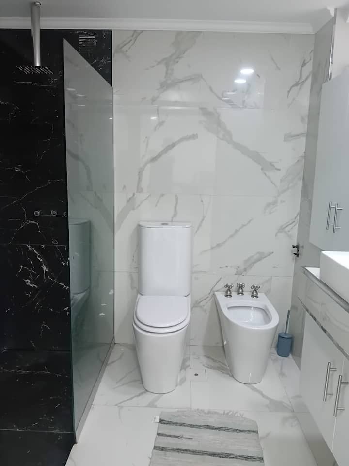 Acogedor Monoambiente De Patio Interno - Rosario