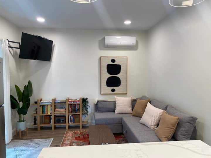 Modern Barn Guest Home Near Salem + Boston - Nahant, MA