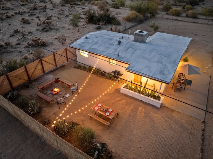 Desert Rock Cottage - Joshua Tree, CA