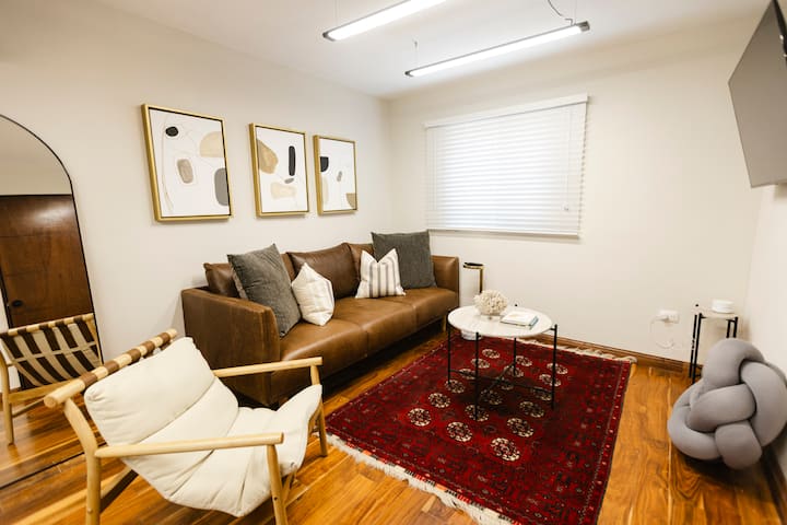 Great Location Apt -Ac & Parking - Monterrey