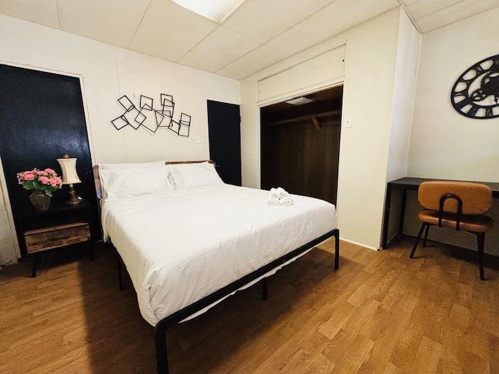 Cozy Corner | S.philly, Broad & E Passyunk - Camden, NJ