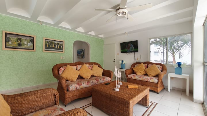 Hermoso Departamento Frente Al Mar. - Atacames Cantón