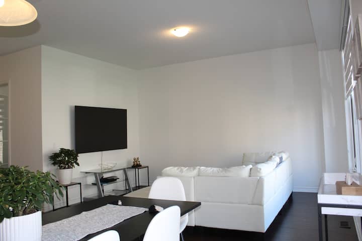 Detached House In South Barrie. - Barrie