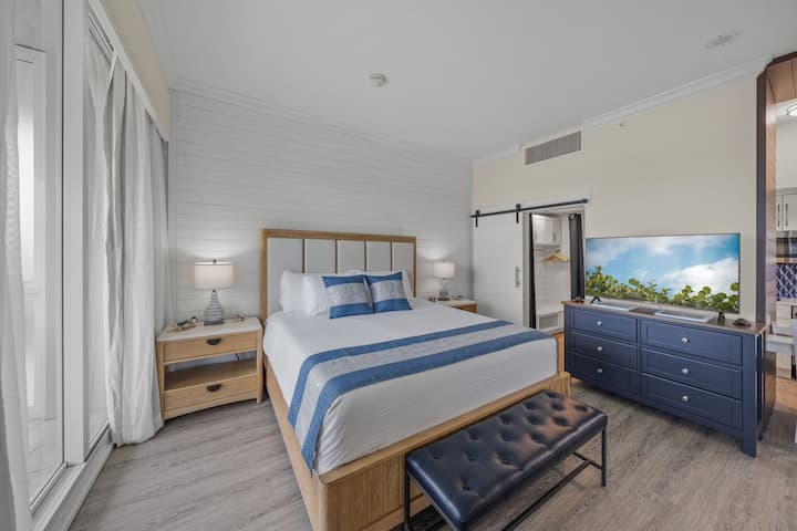 Waterfront Coastal Retreat | Steps From Lbk Beach - Longboat Key