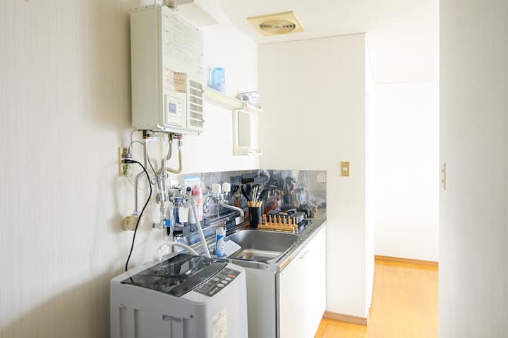 青森駅徒歩圏内・コンビニ・飲食店あり。官庁街にも近い生活家電完備の便利なホテル - 青森市