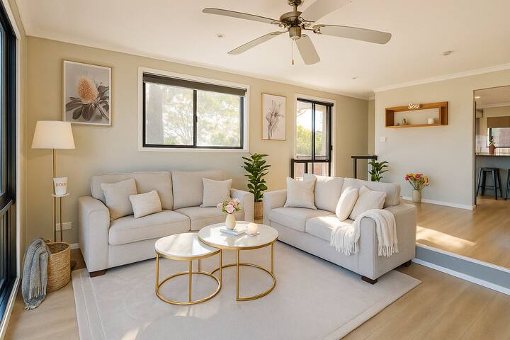 Seaside Serenity - Top Level Home W/ Stunning View - Long Beach