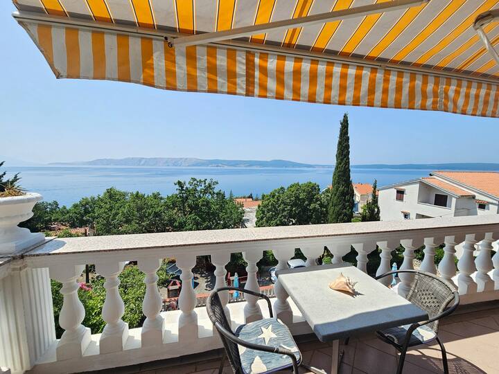 Vera Novi 3 With Balcony And Pool - Novi Vinodolski