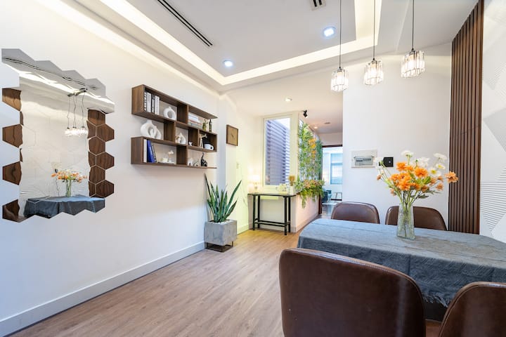 Spacious 2br In D1 | Next To Zoo & History Museum - Hô Chi Minh-Ville