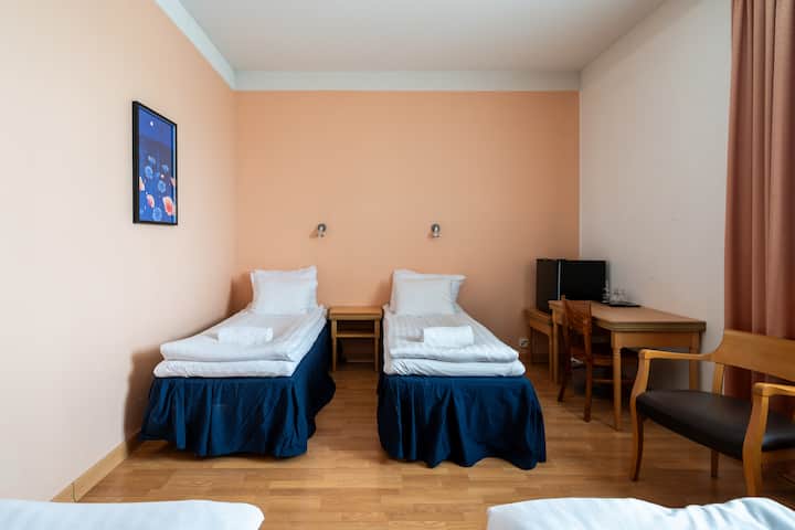 Homelike Quadruple Hotel Room In The Port Of Turku - Turku