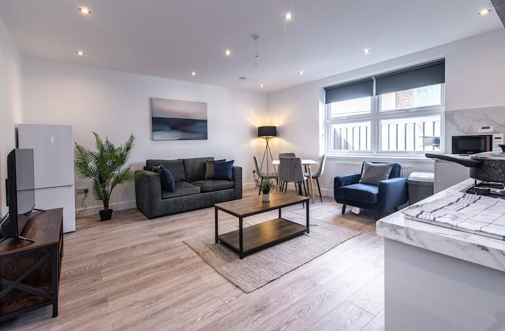 2 Bedroom Apartment – In The Heart Of Basingstoke - Basingstoke