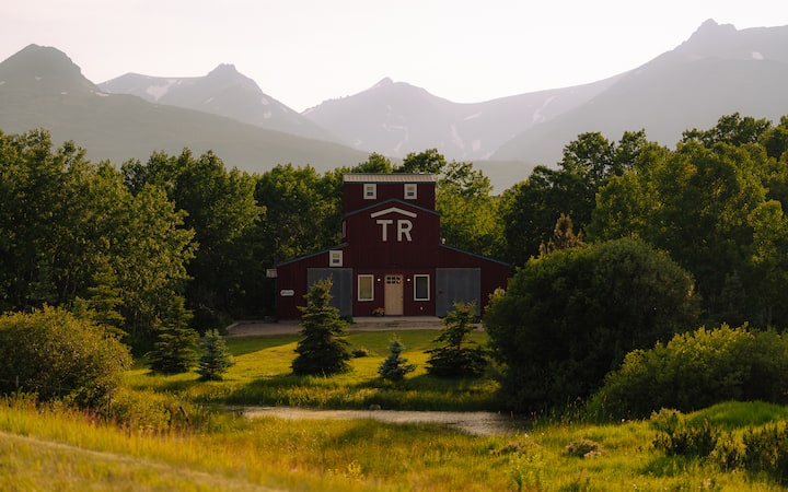 Exclusive Montana Barn By Glacier National Park - East Glacier Park, MT