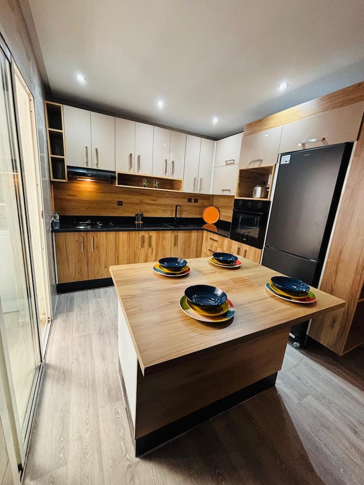 Spacious & Modern Getaway: Close To Tgv - Parking! - Morocco