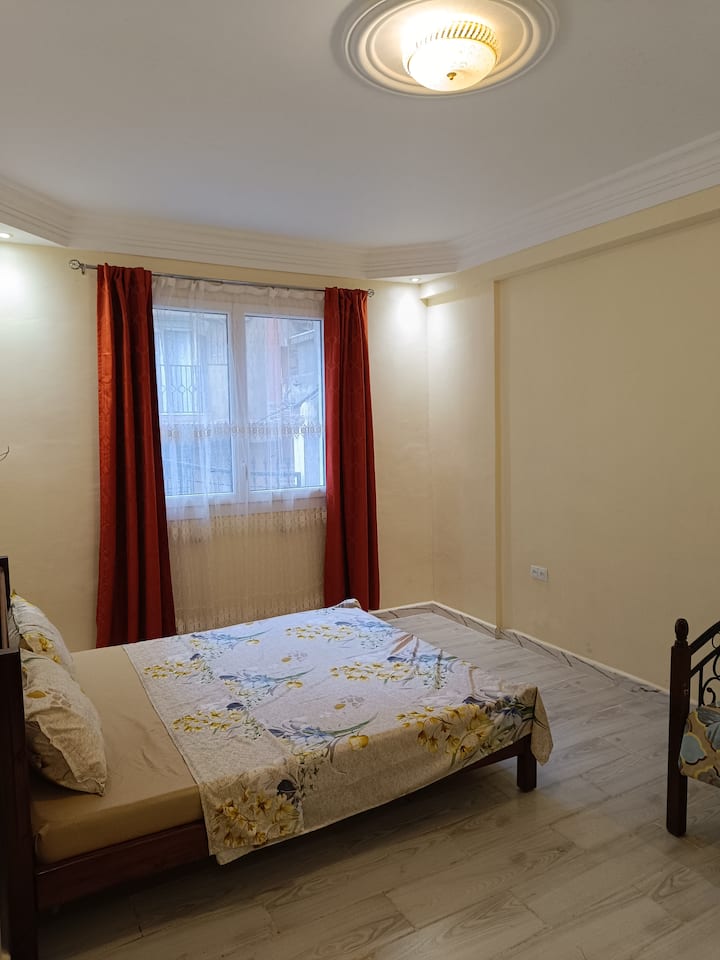 Souvenirs De Jijel (F3 De Luxe éQuipé Au R.d.c) - Jijel