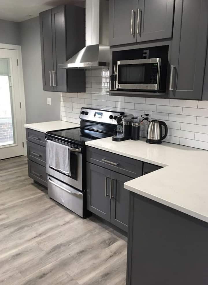 Free Parking! Private 2bd 2bath! - Ewa Beach, HI