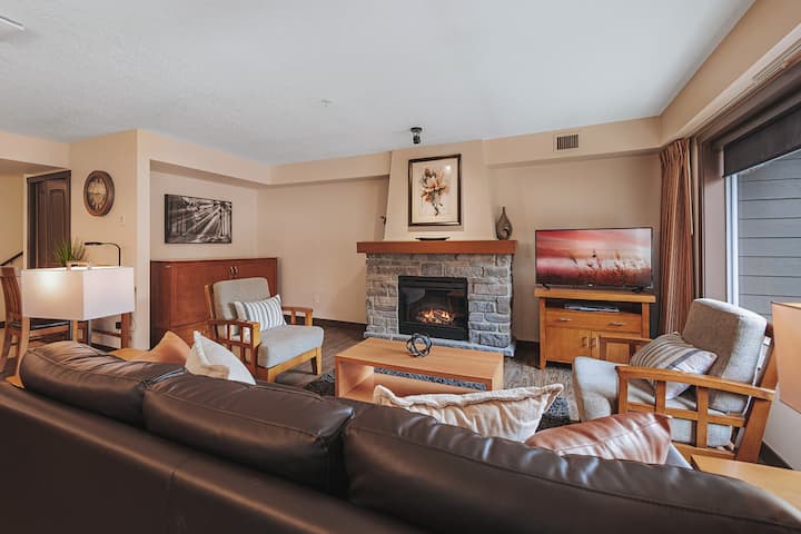 Spacious 2br+2bth Sleeps 8/pets/hot Tub/near Banff - Canmore