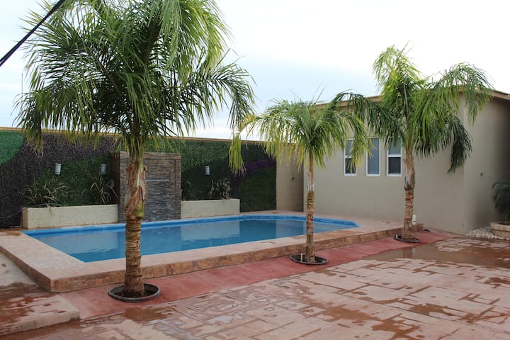 Bonita Y Amplia Casa Con Alberca En Carr. Aldama - Chihuahua
