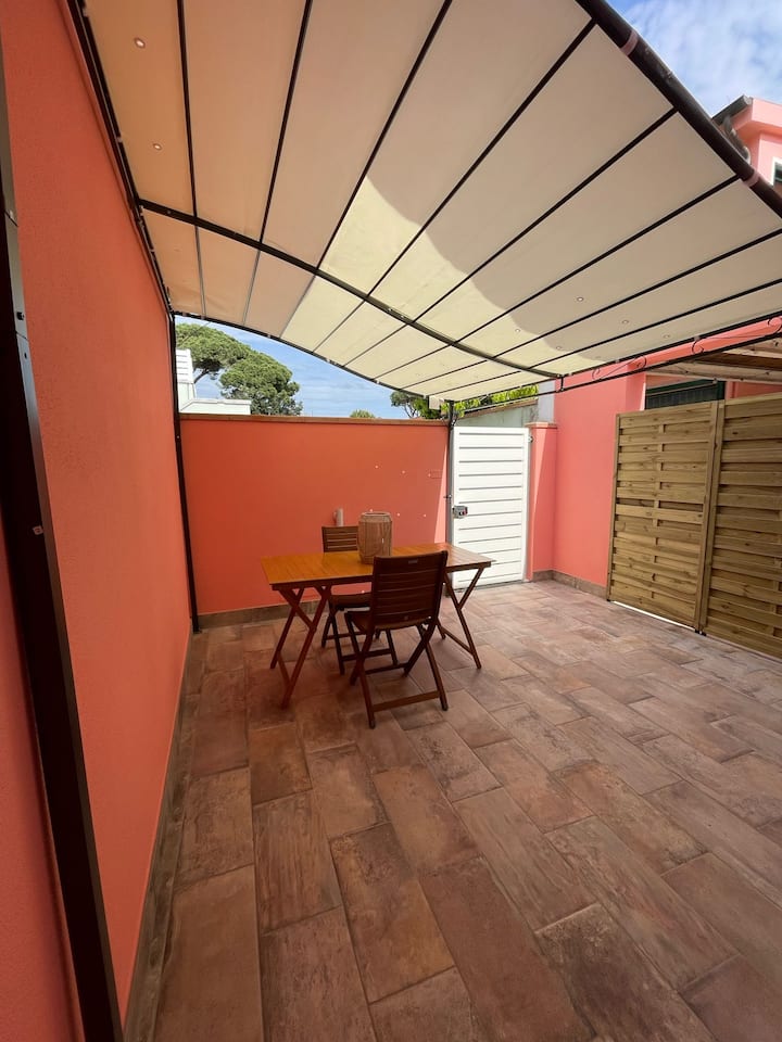 Monolocale Con Giardino Privato - Forte dei Marmi