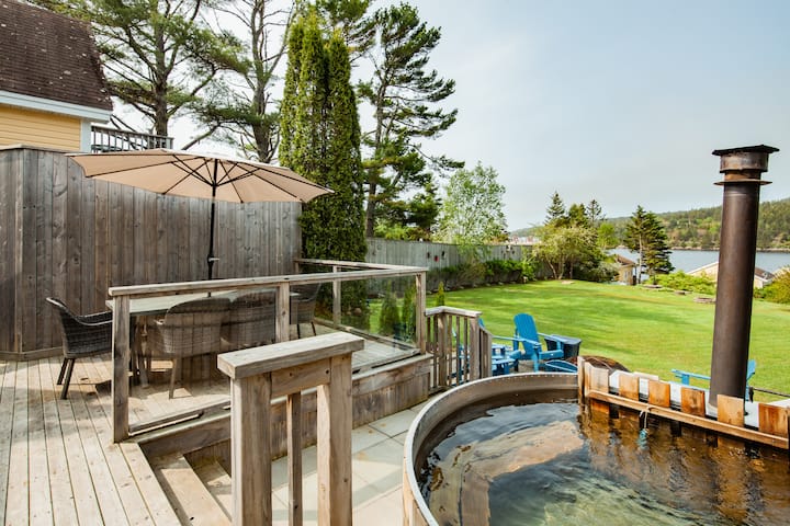 Courtyard Cottages By The Sea - Nova Scotia