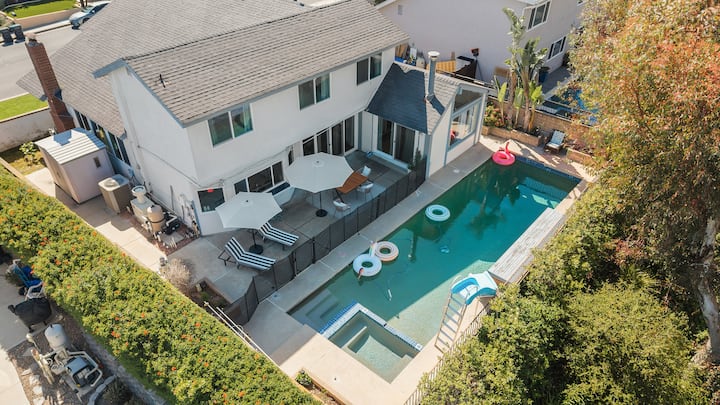 The Charming Poolside Paradise. - Laguna Beach, CA