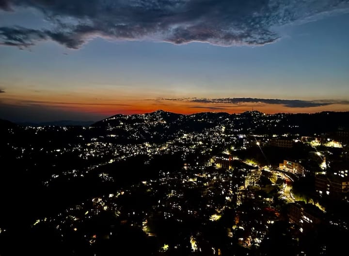 5 Br Villa / Parking,balcony,cook , Glass House - Shimla