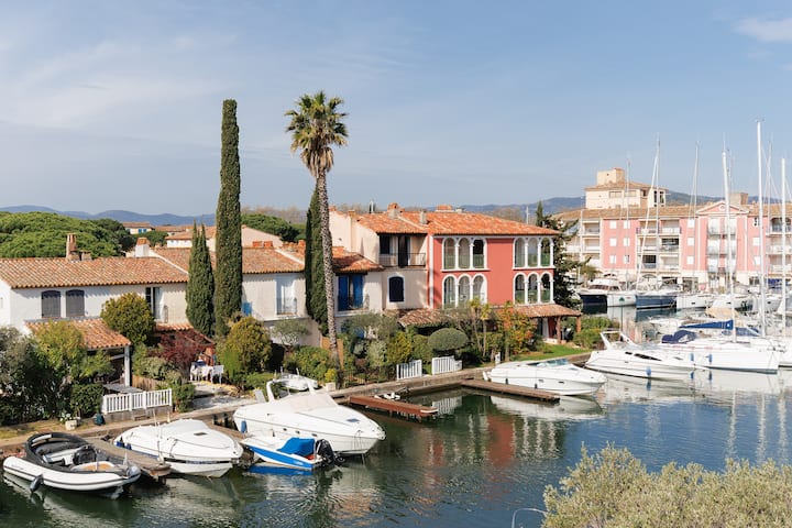 Une Maison Un Ponton Plein D Optionsyourhosthelper - Grimaud