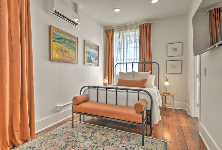 Historic Hattie House Suite - Queen - Abingdon, VA
