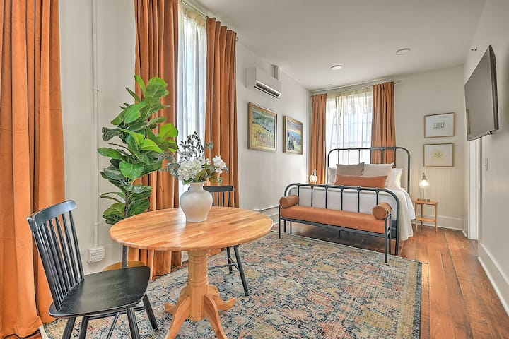 Historic Hattie House Suite - Queen - Abingdon, VA
