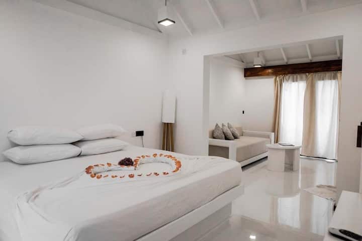 1-bedroom Villa / Incredible Snorkeling & Sunsets - Maldives