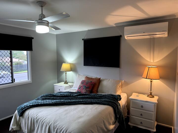 H2.locked Room/wifi/limited Parking. - Highfields