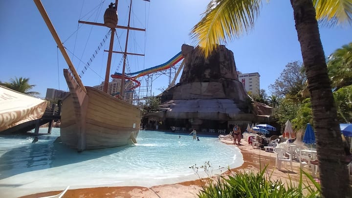 Hotel Spazzio Com Parque Aquático Diroma Incluso - Caldas Novas