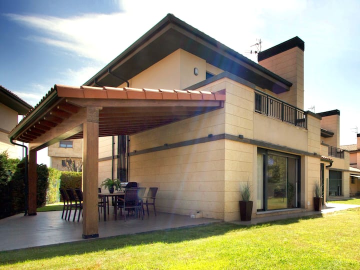 Luxury Chalet In La Rioja - Alesanco