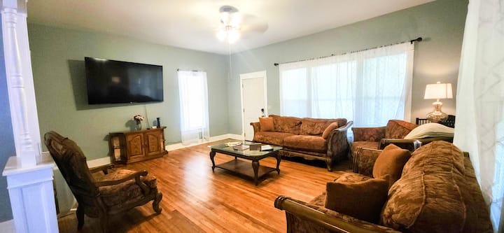 Historic Downtown Craftsman - Clarksville, AR
