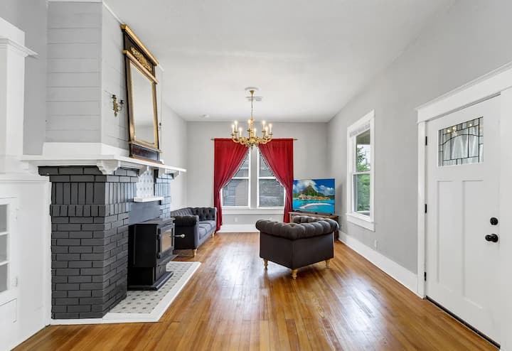 Craftsman Beauty Near Downtown! - San Antonio