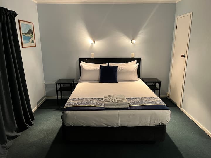 * Marlin Court Motel-large Studio Apartment* - Russell