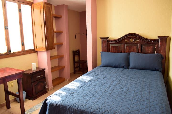 The Orange House: Close To City Center + Garage - Querétaro